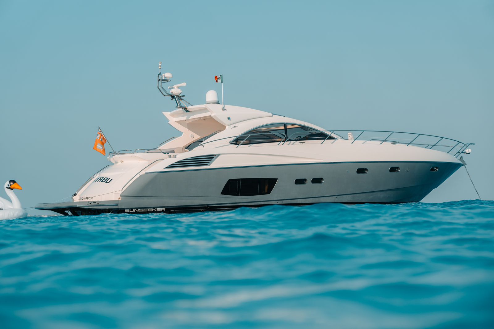 Sunseeker 64 FT Luxury Yacht Charter in Cancun
